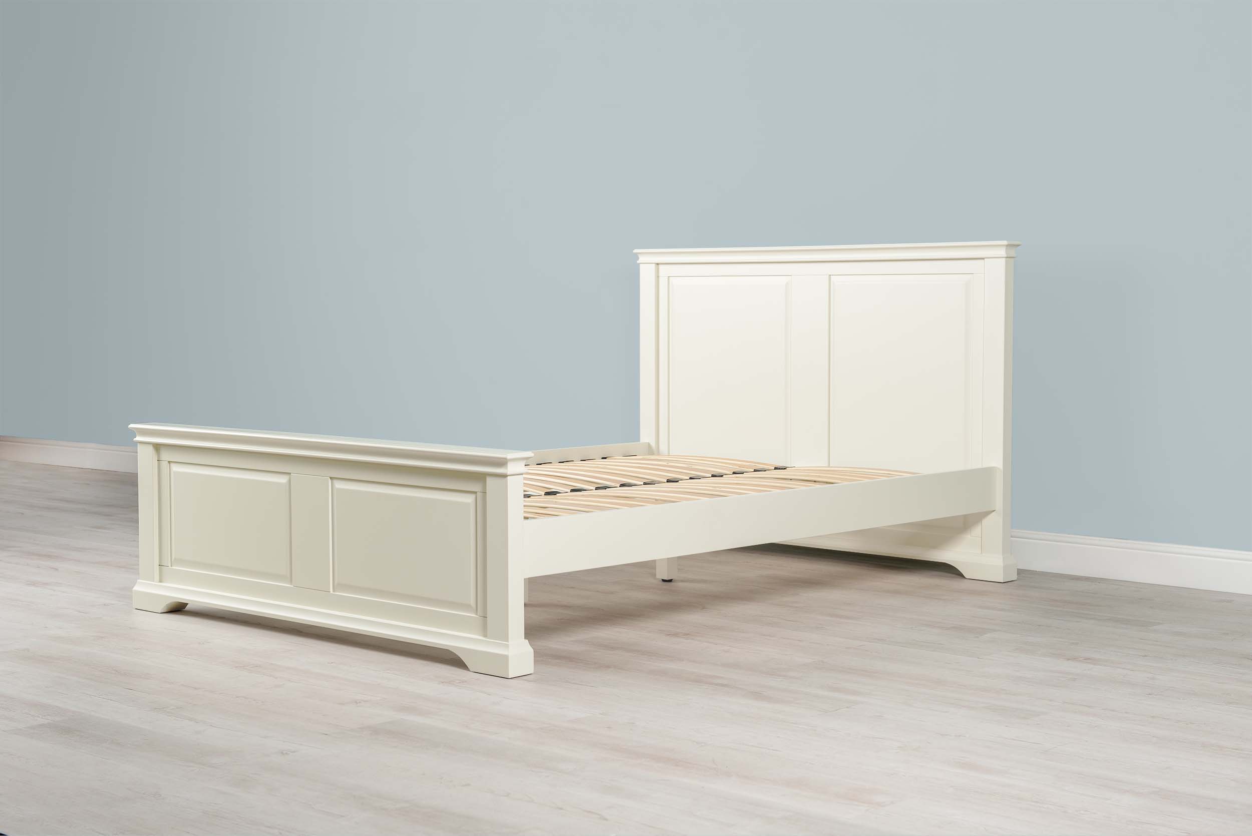 White wooden double beds for sale store